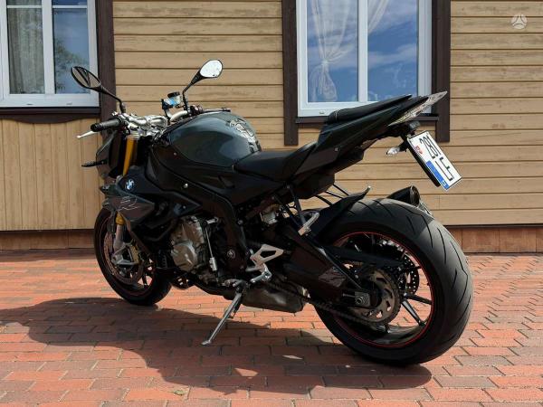 Серый БМВ S 1000R 2017 в Друскининкай, объемом двигателя 1.00 л и пробегом 43 тыс. км за 7450 €, фото 5 на AUTOMOTO.COM.LV