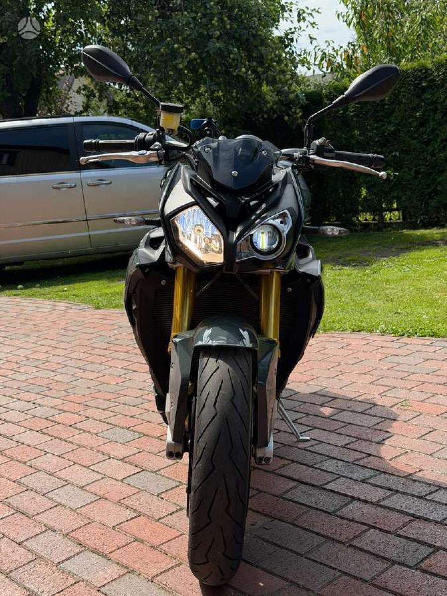 Pelēks BMW S 1000R 2017 Druskininkai, ar dzinēja tilpumu 1.00 L un nobraukumu 43 tūkst. km par 7450 €, foto 10 vietnē AUTOMOTO.COM.LV