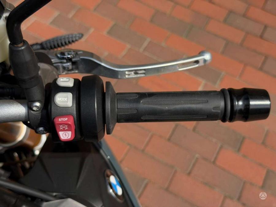 Pelēks BMW S 1000R 2017 Druskininkai, ar dzinēja tilpumu 1.00 L un nobraukumu 43 tūkst. km par 7450 €, foto 16 vietnē AUTOMOTO.COM.LV