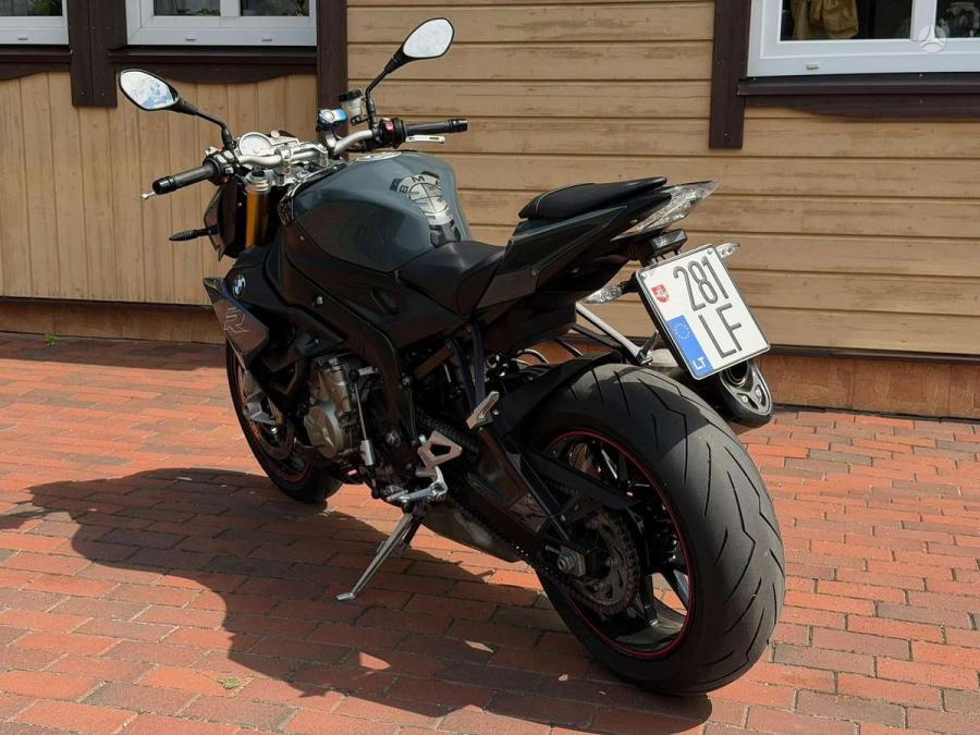Pelēks BMW S 1000R 2017 Druskininkai, ar dzinēja tilpumu 1.00 L un nobraukumu 43 tūkst. km par 7450 €, foto 17 vietnē AUTOMOTO.COM.LV