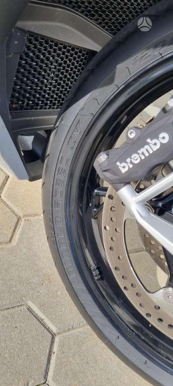 Grey BMW S 1000R 2022 in Vilnius, with an engine capacity of 1.00 L and mileage of 30 thousand km for 10000 €, photo 11 on AUTOMOTO.COM.LV