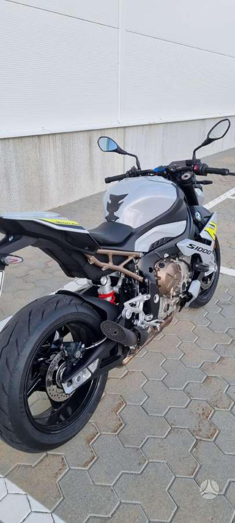 Grey BMW S 1000R 2022 in Vilnius, with an engine capacity of 1.00 L and mileage of 30 thousand km for 10500 €, photo 14 on AUTOMOTO.COM.LV