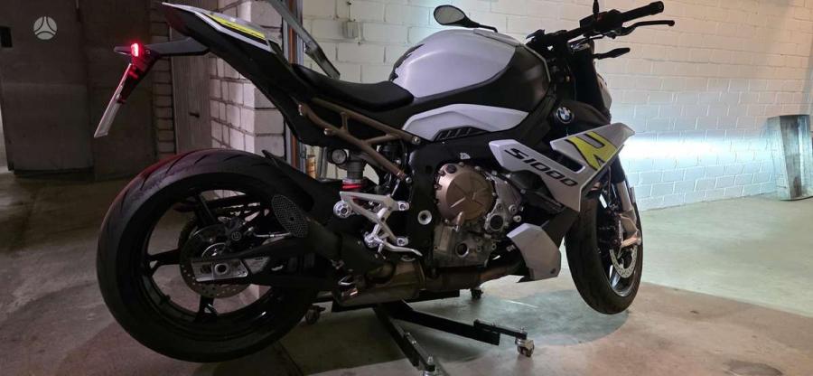 Grey BMW S 1000R 2022 in Vilnius, with an engine capacity of 1.00 L and mileage of 30 thousand km for 10500 €, photo 15 on AUTOMOTO.COM.LV