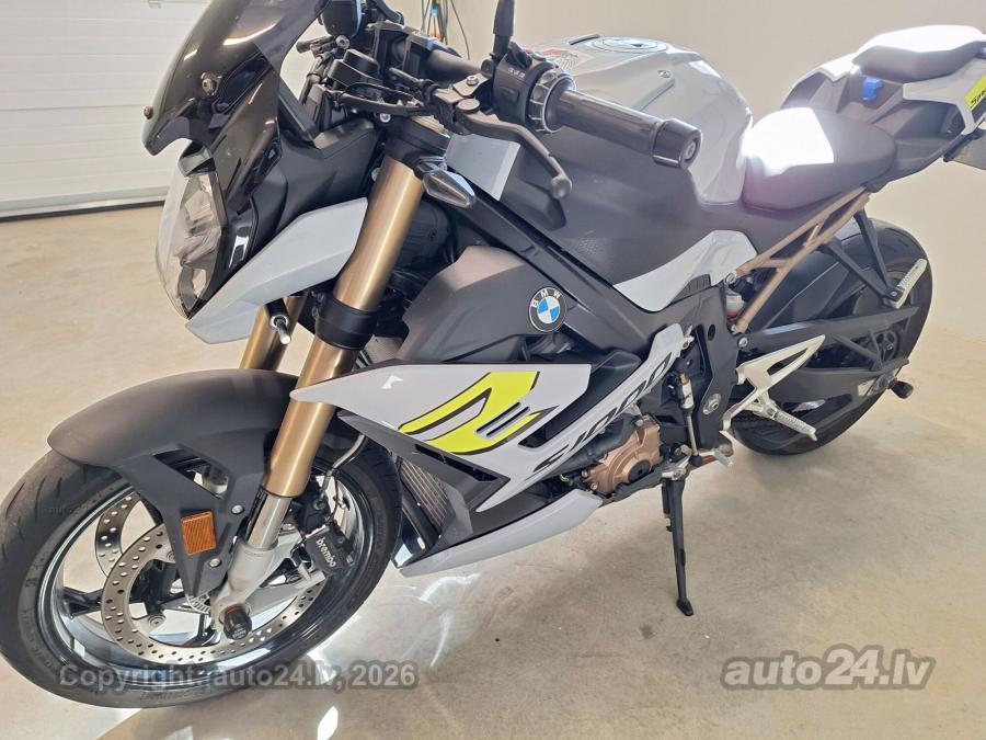 Grey BMW S 1000R 2022 in Tallinn, with an engine capacity of 1.00 L and mileage of 10 thousand km for 14900 €, photo 6 on AUTOMOTO.COM.LV