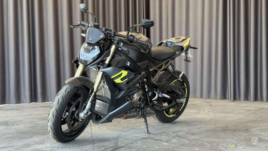Grey BMW S 1000R 2023 in Marijampole, with an engine capacity of 1.00 L and mileage of 3 thousand km for 11250 €, photo 3 on AUTOMOTO.COM.LV