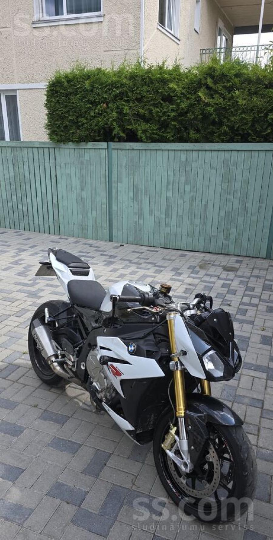 BMW S 1000R 2014 in Liepaja, with an engine capacity of 1.00 L and mileage of 0 thousand km for 9500 €, photo 1 on AUTOMOTO.COM.LV