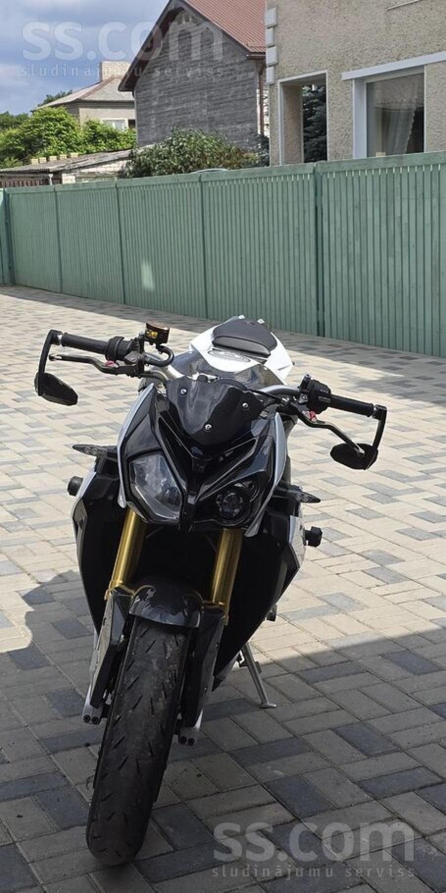 BMW S 1000R 2014 in Liepaja, with an engine capacity of 1.00 L and mileage of 0 thousand km for 8500 €, photo 1 on AUTOMOTO.COM.LV