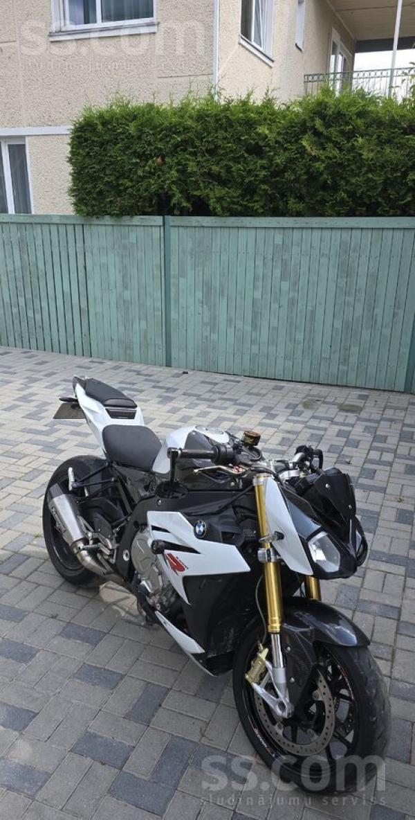 BMW S 1000R 2014 in Liepaja, with an engine capacity of 1.00 L and mileage of 0 thousand km for 8500 €, photo 2 on AUTOMOTO.COM.LV