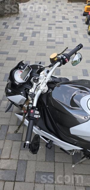 BMW S 1000R 2014 in Liepaja, with an engine capacity of 1.00 L and mileage of 0 thousand km for 8500 €, photo 6 on AUTOMOTO.COM.LV