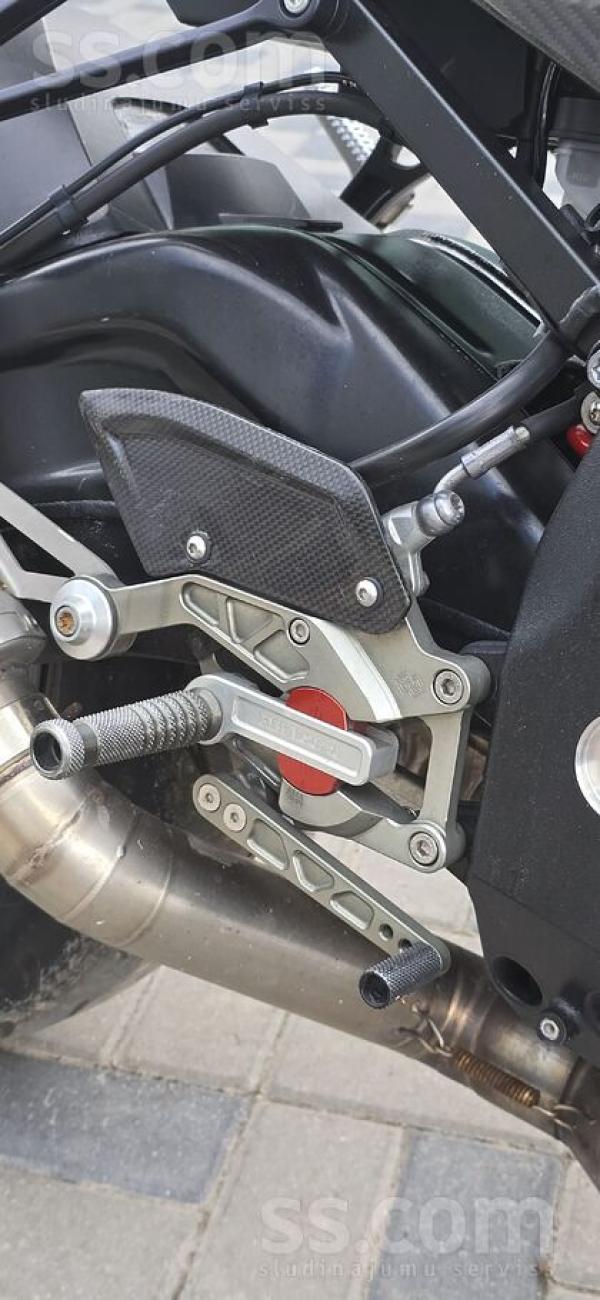 BMW S 1000R 2014 in Liepaja, with an engine capacity of 1.00 L and mileage of 0 thousand km for 8500 €, photo 8 on AUTOMOTO.COM.LV