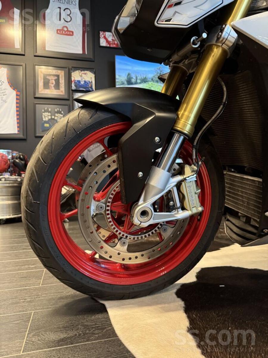 BMW S 1000R 2016 in Riga, with an engine capacity of 1.00 L and mileage of 0 thousand km for 6700 €, photo 6 on AUTOMOTO.COM.LV