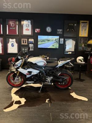 BMW S 1000R 2016 in Riga, with an engine capacity of 1.00 L and mileage of 0 thousand km for 6700 €, photo 5 on AUTOMOTO.COM.LV