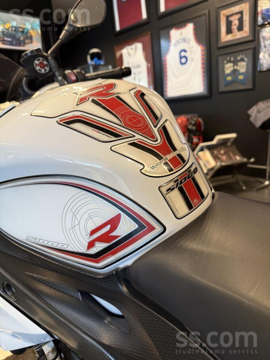 BMW S 1000R 2016 in Riga, with an engine capacity of 1.00 L and mileage of 0 thousand km for 6700 €, photo 7 on AUTOMOTO.COM.LV