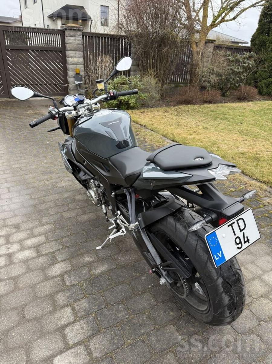 BMW S 1000R 2018 in Riga, with an engine capacity of 1.00 L and mileage of 0 thousand km for 10900 €, photo 6 on AUTOMOTO.COM.LV