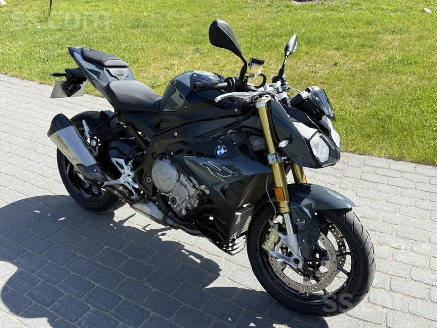 BMW S 1000R 2018 in Riga, with an engine capacity of 1.00 L and mileage of 0 thousand km for 10400 €, photo 3 on AUTOMOTO.COM.LV