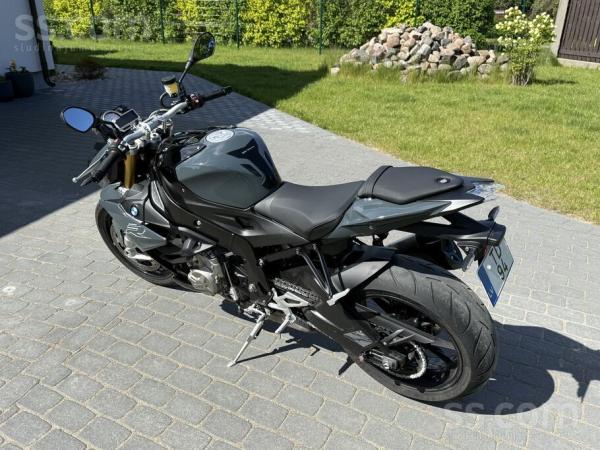 BMW S 1000R 2018 in Riga, with an engine capacity of 1.00 L and mileage of 0 thousand km for 10400 €, photo 5 on AUTOMOTO.COM.LV