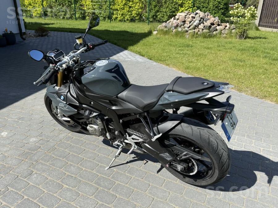 BMW S 1000R 2018 in Riga, with an engine capacity of 1.00 L and mileage of 0 thousand km for 10400 €, photo 6 on AUTOMOTO.COM.LV