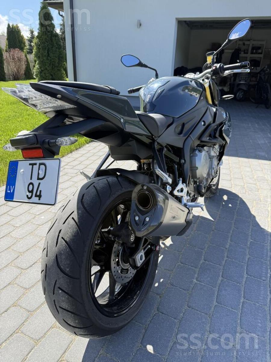 BMW S 1000R 2018 in Riga, with an engine capacity of 1.00 L and mileage of 0 thousand km for 10400 €, photo 7 on AUTOMOTO.COM.LV