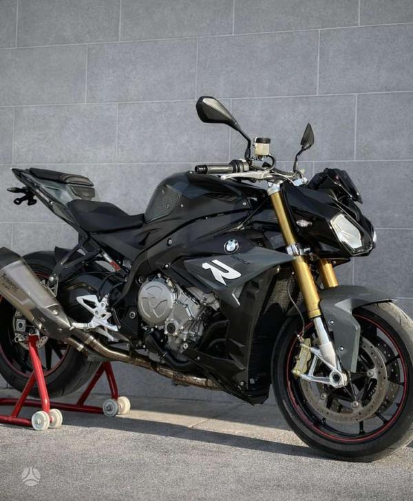 БМВ S 1000R 2018 в Вильнюс, объемом двигателя 1.00 л и пробегом 24 тыс. км за 8300 €, фото 1 на AUTOMOTO.COM.LV