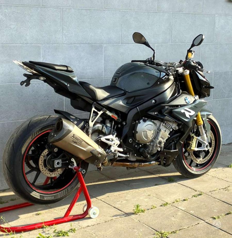 BMW S 1000R 2018 in Vilnius, with an engine capacity of 1.00 L and mileage of 24 thousand km for 8300 €, photo 6 on AUTOMOTO.COM.LV