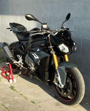 BMW S 1000R 2018 in Vilnius, with an engine capacity of 1.00 L and mileage of 24 thousand km for 8300 €, photo 7 on AUTOMOTO.COM.LV