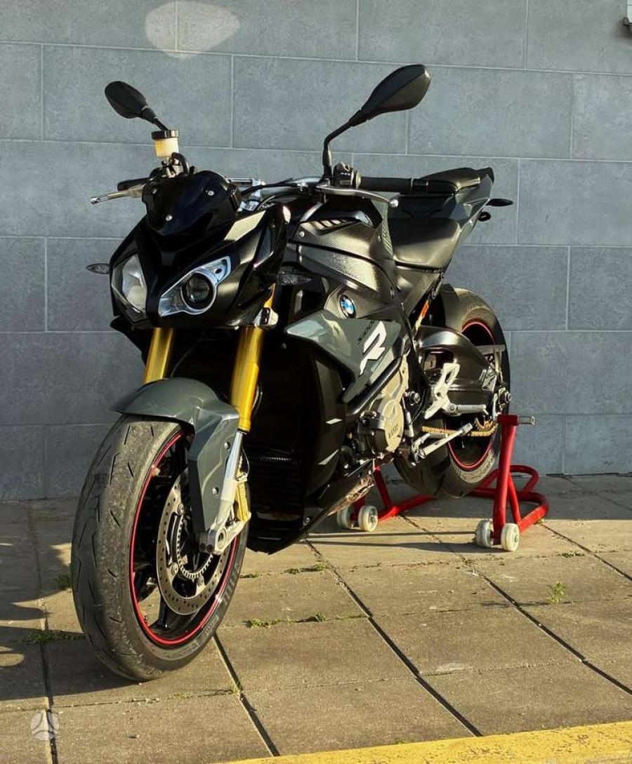 BMW S 1000R 2018 in Vilnius, with an engine capacity of 1.00 L and mileage of 24 thousand km for 8300 €, photo 12 on AUTOMOTO.COM.LV