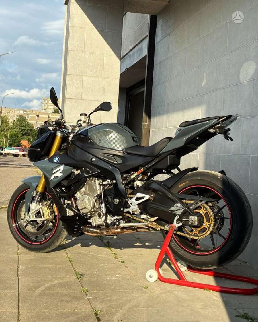 BMW S 1000R 2018 in Vilnius, with an engine capacity of 1.00 L and mileage of 24 thousand km for 8300 €, photo 14 on AUTOMOTO.COM.LV