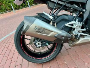 BMW S 1000R 2019 in Vilnius, with an engine capacity of 1.00 L and mileage of 29 thousand km for 7600 €, photo 5 on AUTOMOTO.COM.LV