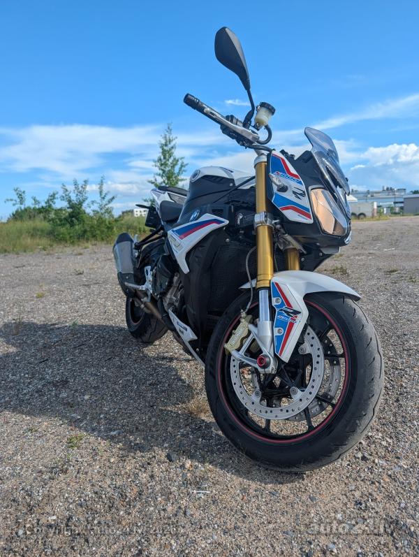 БМВ S 1000R 2019 в Таллин, объемом двигателя 1.00 л и пробегом 19 тыс. км за 10700 €, фото 1 на AUTOMOTO.COM.LV