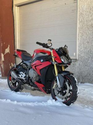 Sarkans BMW S 1000R 2014 Alīta, ar dzinēja tilpumu 1.00 L un nobraukumu 19 tūkst. km par 6900 €, foto  vietnē AUTOMOTO.COM.LV