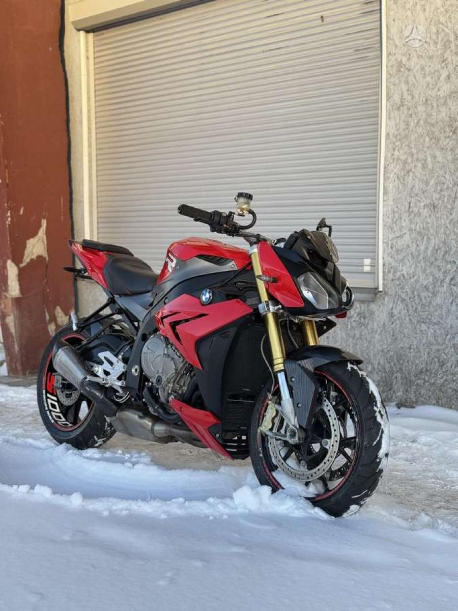 Sarkans BMW S 1000R 2014 Alīta, ar dzinēja tilpumu 1.00 L un nobraukumu 19 tūkst. km par 6900 €, foto 1 vietnē AUTOMOTO.COM.LV