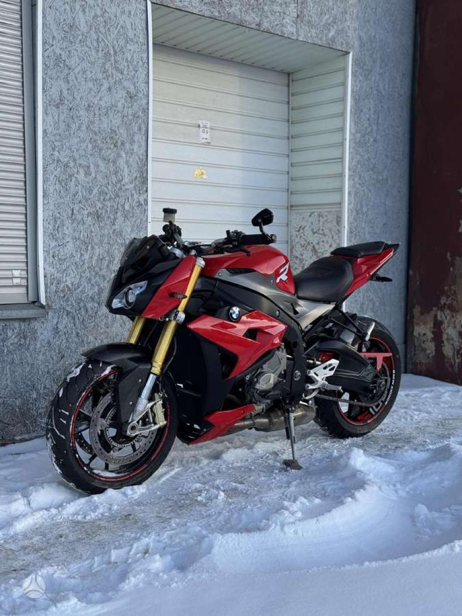 Sarkans BMW S 1000R 2014 Alīta, ar dzinēja tilpumu 1.00 L un nobraukumu 19 tūkst. km par 6900 €, foto 2 vietnē AUTOMOTO.COM.LV