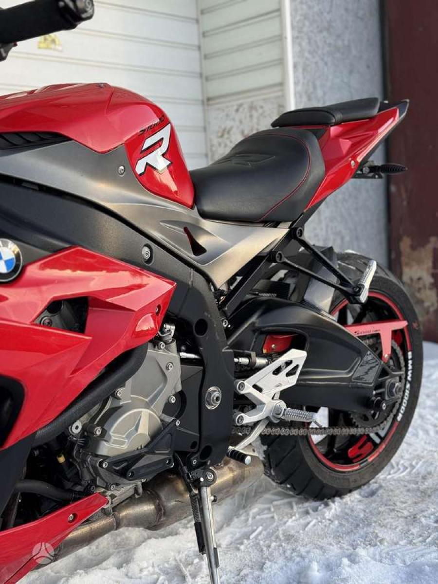 Sarkans BMW S 1000R 2014 Alīta, ar dzinēja tilpumu 1.00 L un nobraukumu 19 tūkst. km par 6900 €, foto 10 vietnē AUTOMOTO.COM.LV