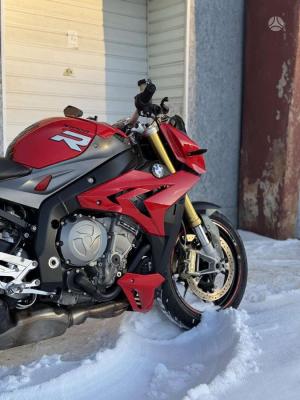 Sarkans BMW S 1000R 2014 Alīta, ar dzinēja tilpumu 1.00 L un nobraukumu 19 tūkst. km par 6900 €, foto 12 vietnē AUTOMOTO.COM.LV