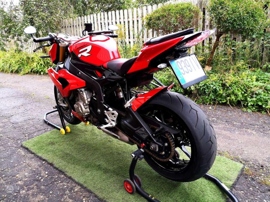 Sarkans BMW S 1000R 2014 Marijampole, ar dzinēja tilpumu 1.00 L un nobraukumu 29 tūkst. km par 6500 €, foto 4 vietnē AUTOMOTO.COM.LV