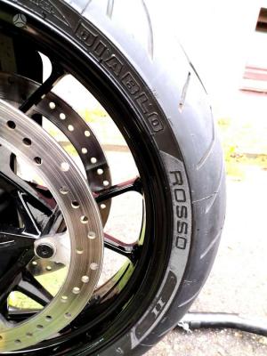 Sarkans BMW S 1000R 2014 Marijampole, ar dzinēja tilpumu 1.00 L un nobraukumu 29 tūkst. km par 6500 €, foto 18 vietnē AUTOMOTO.COM.LV