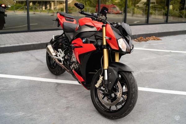 Sarkans BMW S 1000R 2015 Klaipėda, ar dzinēja tilpumu 1.00 L un nobraukumu 39 tūkst. km par 6800 €, foto 1 vietnē AUTOMOTO.COM.LV