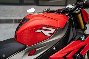 Red BMW S 1000R 2015 in Klaipeda, with an engine capacity of 1.00 L and mileage of 39 thousand km for 6800 €, photo 10 on AUTOMOTO.COM.LV