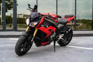 Red BMW S 1000R 2015 in Klaipeda, with an engine capacity of 1.00 L and mileage of 39 thousand km for 6800 €, photo 15 on AUTOMOTO.COM.LV