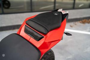 Red BMW S 1000R 2015 in Klaipeda, with an engine capacity of 1.00 L and mileage of 39 thousand km for 6800 €, photo 22 on AUTOMOTO.COM.LV