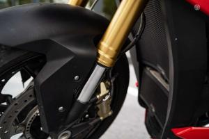 Red BMW S 1000R 2015 in Klaipeda, with an engine capacity of 1.00 L and mileage of 39 thousand km for 6800 €, photo 25 on AUTOMOTO.COM.LV