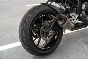 Red BMW S 1000R 2015 in Klaipeda, with an engine capacity of 1.00 L and mileage of 39 thousand km for 6800 €, photo 30 on AUTOMOTO.COM.LV
