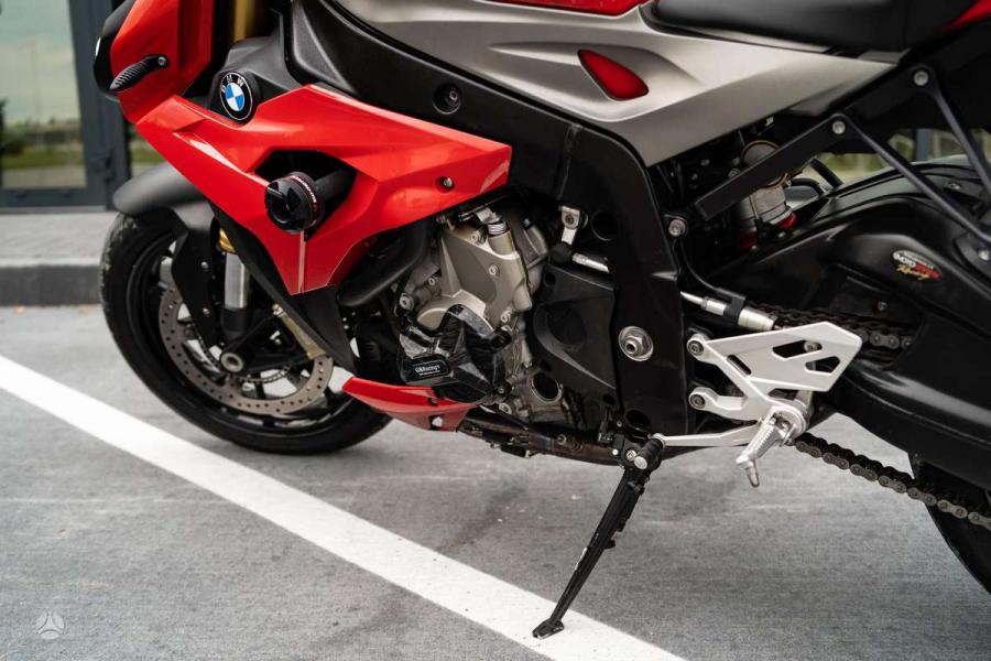 Red BMW S 1000R 2015 in Klaipeda, with an engine capacity of 1.00 L and mileage of 39 thousand km for 6800 €, photo 36 on AUTOMOTO.COM.LV