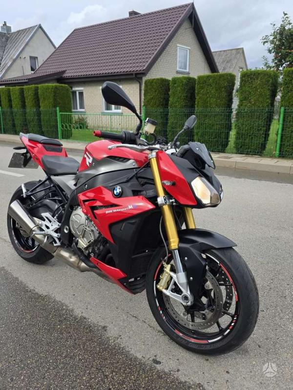 Sarkans BMW S 1000R 2015 Kretinga, ar dzinēja tilpumu 1.00 L un nobraukumu 52 tūkst. km par 6400 €, foto 3 vietnē AUTOMOTO.COM.LV