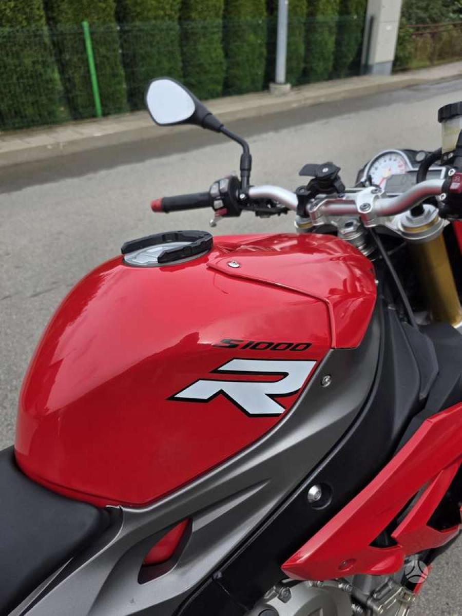 Sarkans BMW S 1000R 2015 Kretinga, ar dzinēja tilpumu 1.00 L un nobraukumu 52 tūkst. km par 6400 €, foto 9 vietnē AUTOMOTO.COM.LV
