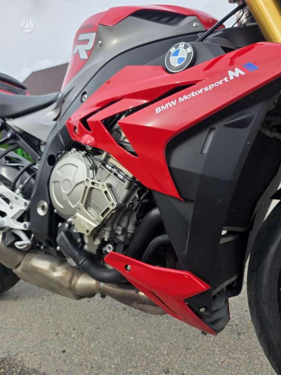 Sarkans BMW S 1000R 2015 Kretinga, ar dzinēja tilpumu 1.00 L un nobraukumu 52 tūkst. km par 6400 €, foto 10 vietnē AUTOMOTO.COM.LV