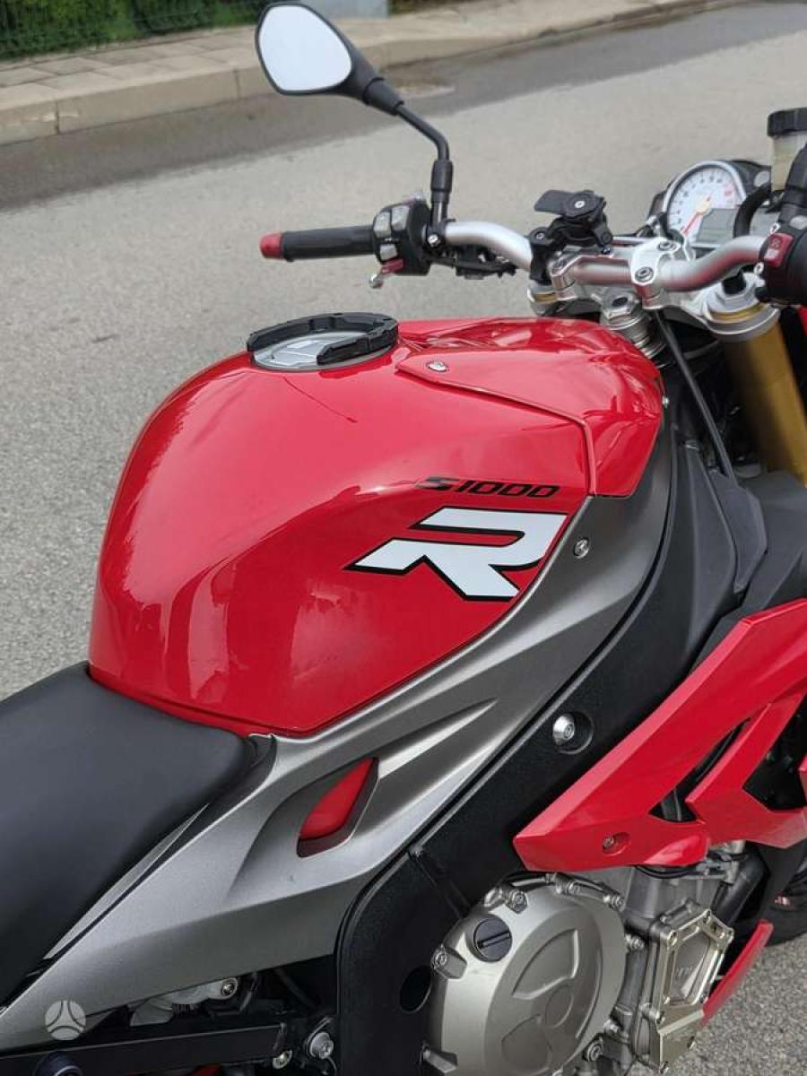 Sarkans BMW S 1000R 2015 Kretinga, ar dzinēja tilpumu 1.00 L un nobraukumu 52 tūkst. km par 6400 €, foto 12 vietnē AUTOMOTO.COM.LV