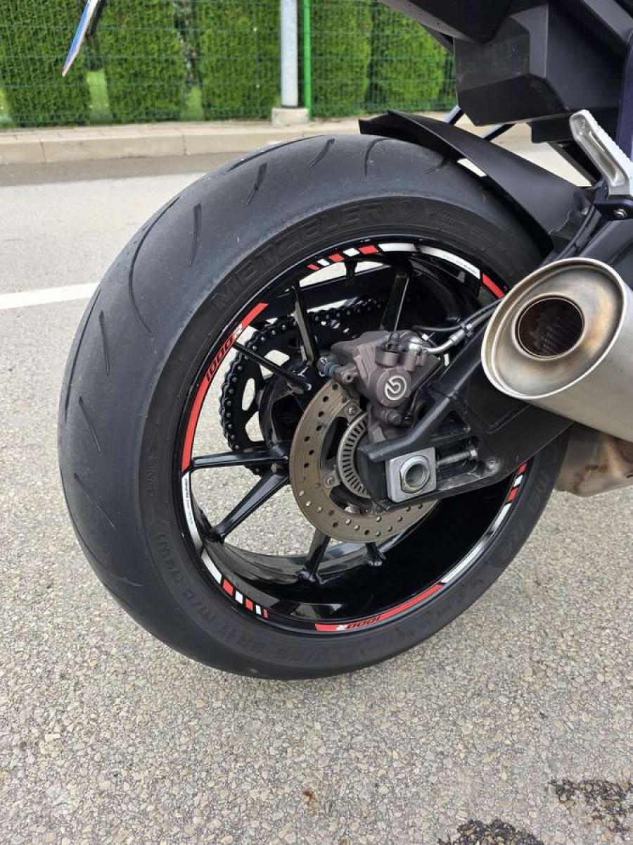 Sarkans BMW S 1000R 2015 Kretinga, ar dzinēja tilpumu 1.00 L un nobraukumu 52 tūkst. km par 6400 €, foto 19 vietnē AUTOMOTO.COM.LV