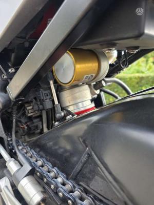 Sarkans BMW S 1000R 2015 Kretinga, ar dzinēja tilpumu 1.00 L un nobraukumu 52 tūkst. km par 6400 €, foto 20 vietnē AUTOMOTO.COM.LV