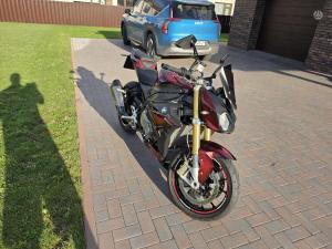 Sarkans BMW S 1000R 2018 Druskininkai, ar dzinēja tilpumu 1.00 L un nobraukumu 11 tūkst. km par 8800 €, foto 5 vietnē AUTOMOTO.COM.LV